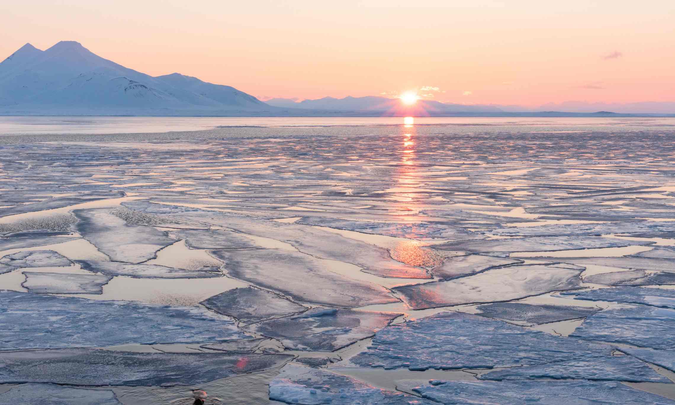 Radical plan proposed to re-freeze the Arctic – It's Interesting